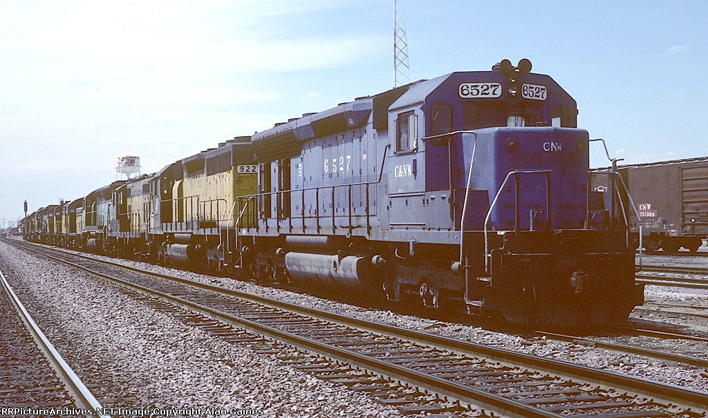 C&NW SD45 6527